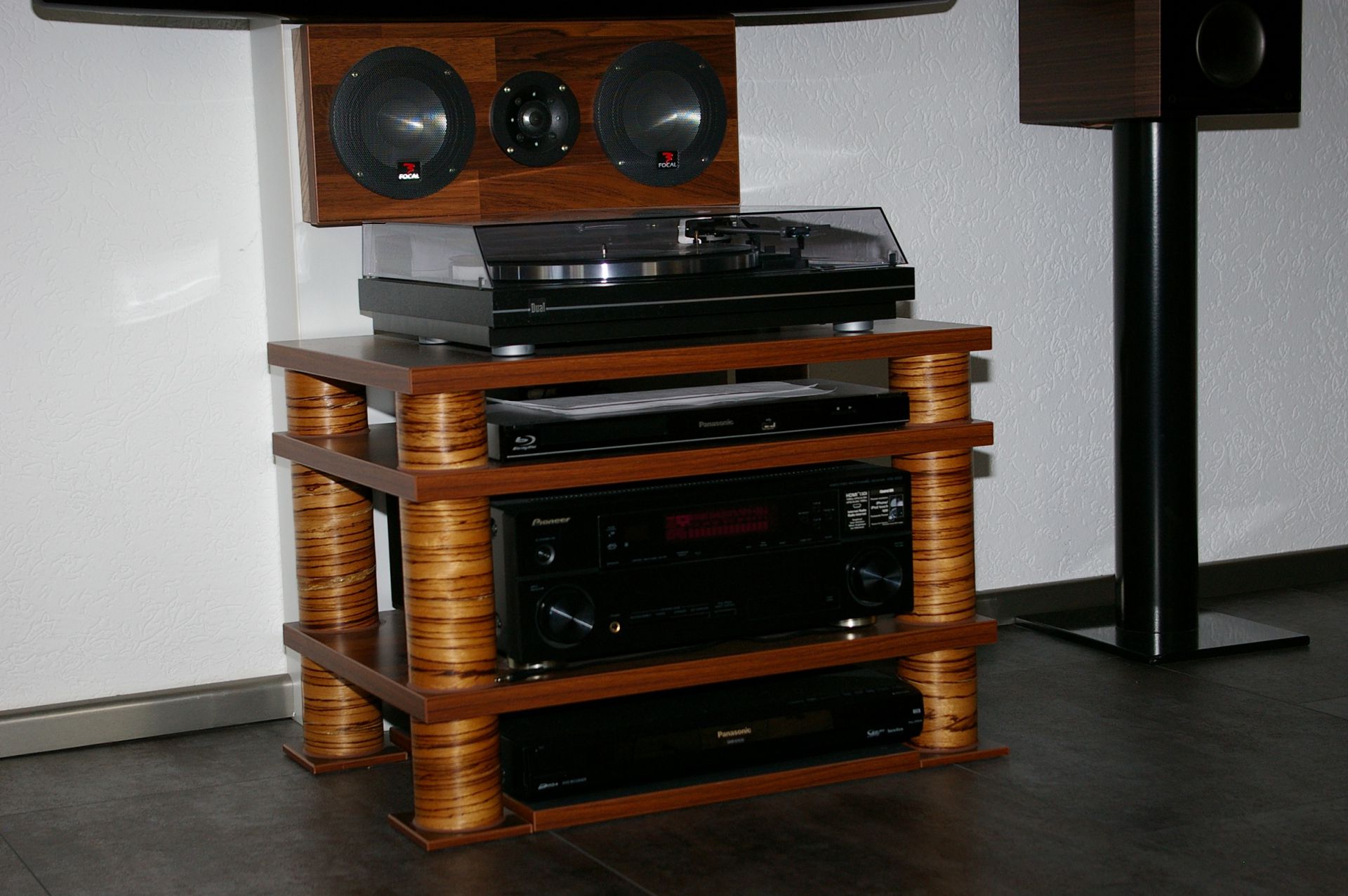 Hi-Fi Möbel - Schreinerei Heberle